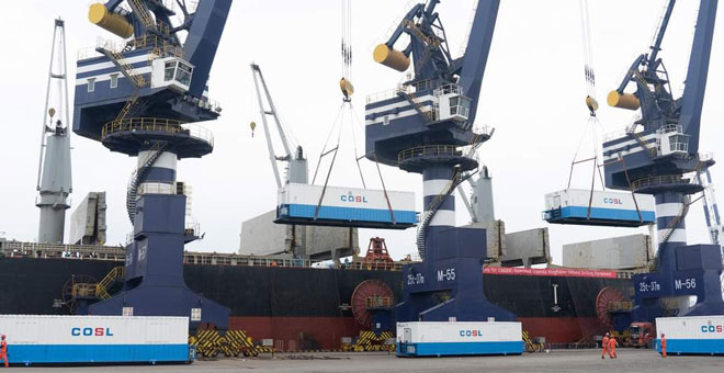 ON THE WAY: Oil rigs for Kingfisher oilfield