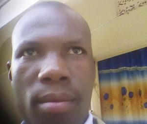 Students pin former headteacher for embezzling tuition fees